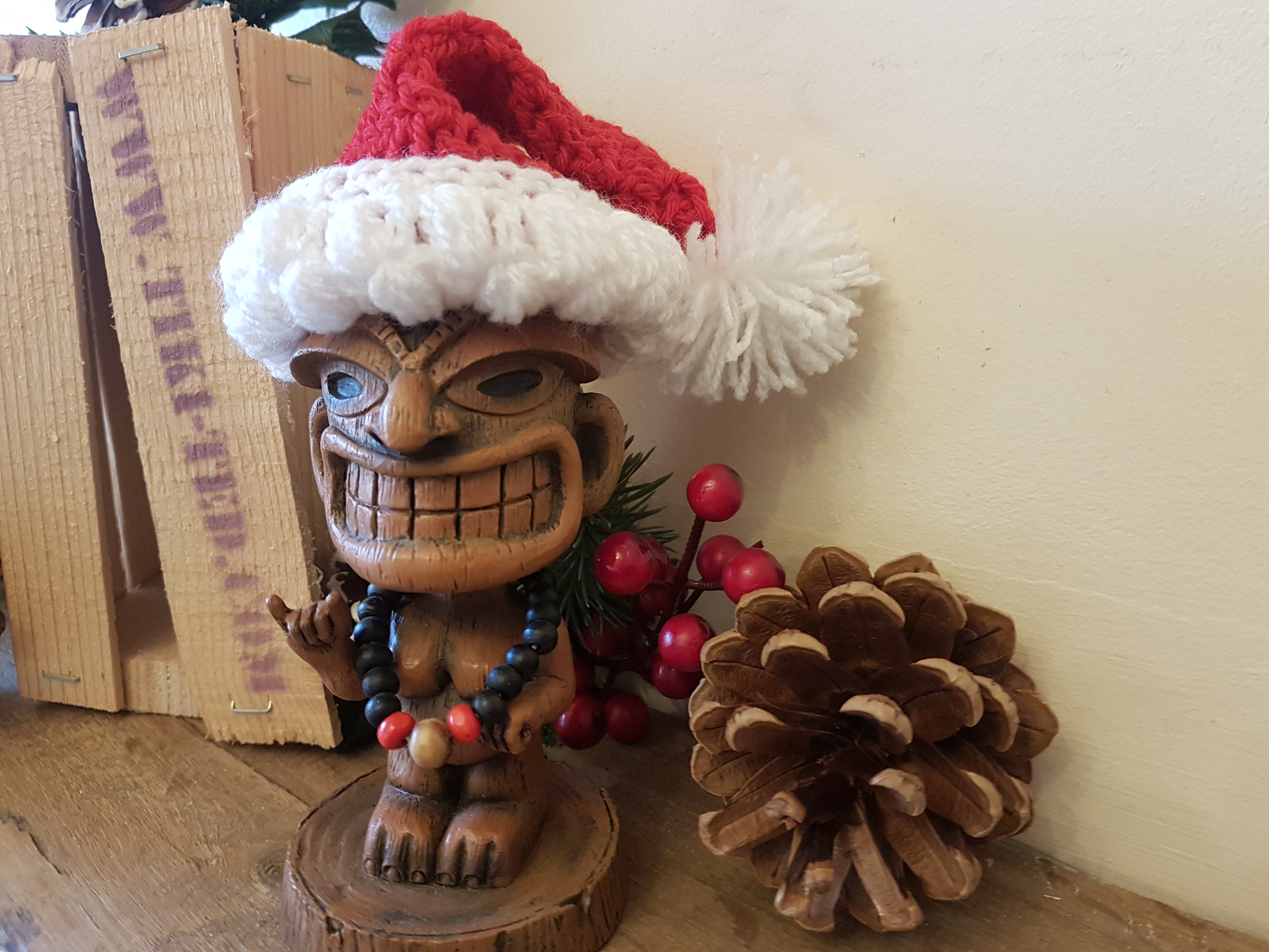 Tiki-Ted in a santa hat christmas 2017 (2) | Tiki-Ted.com