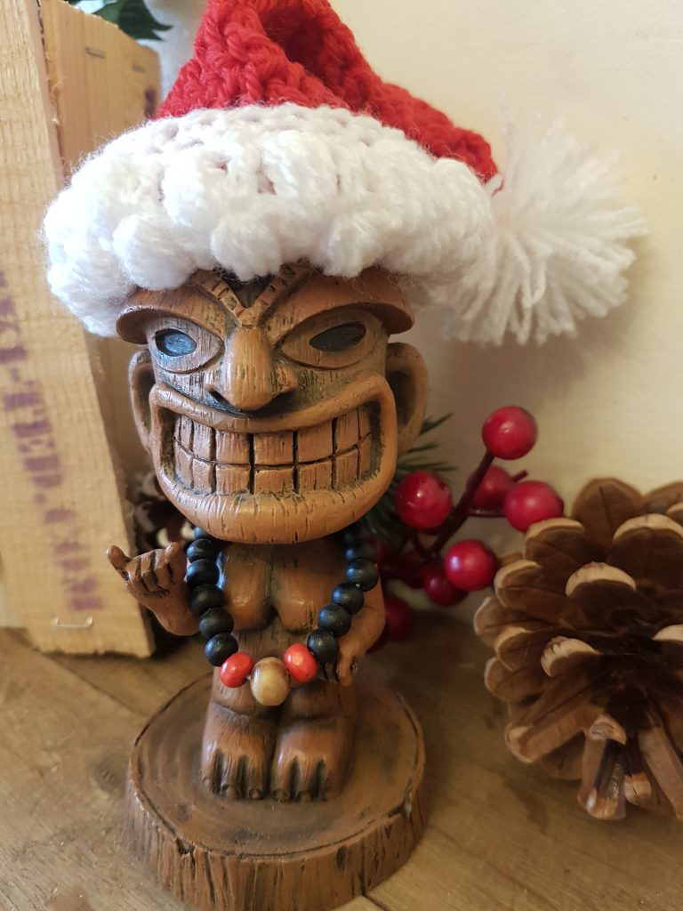 Tiki-Ted sits through a mass photo shoot | Tiki-Ted.com